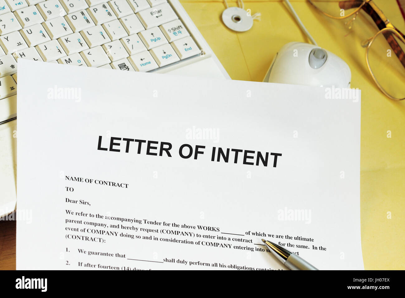 close-up of the LOI contract document and pen Stock Photo - Alamy