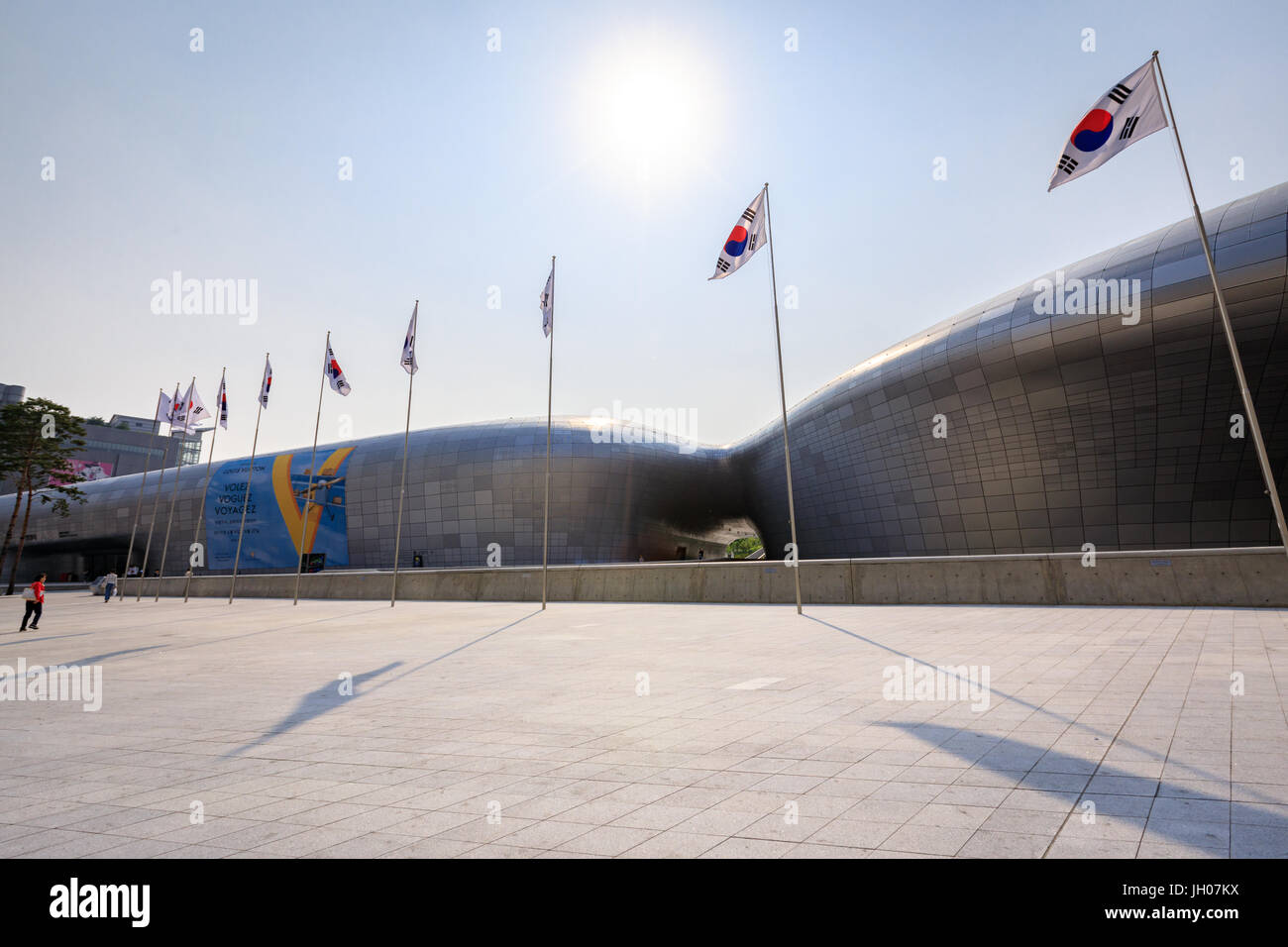 Ddp design shop seoul hi-res stock photography and images - Alamy