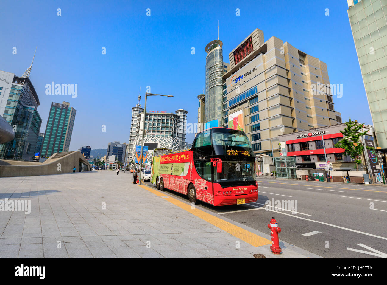 Seoul city tour bus hi-res stock photography and images - Alamy