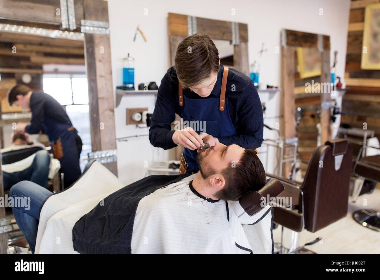 Salon barber shop hi-res stock photography and images - Alamy