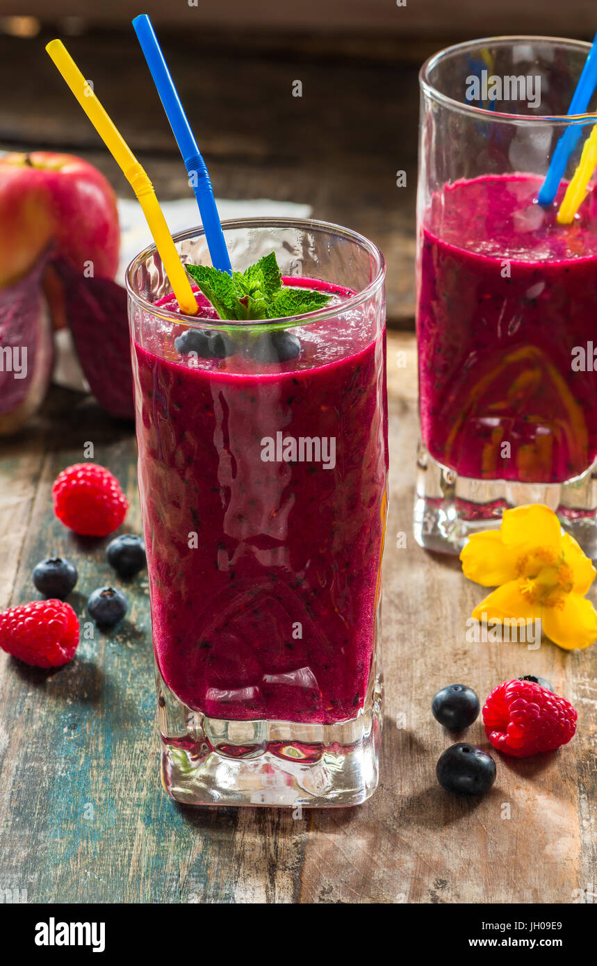 Beetroot, apple, ginger and berries smoothie Stock Photo - Alamy