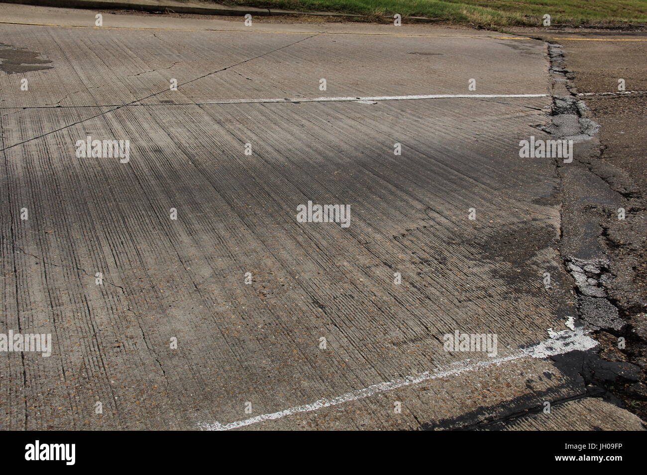 Road Joint Failure Stock Photo - Alamy