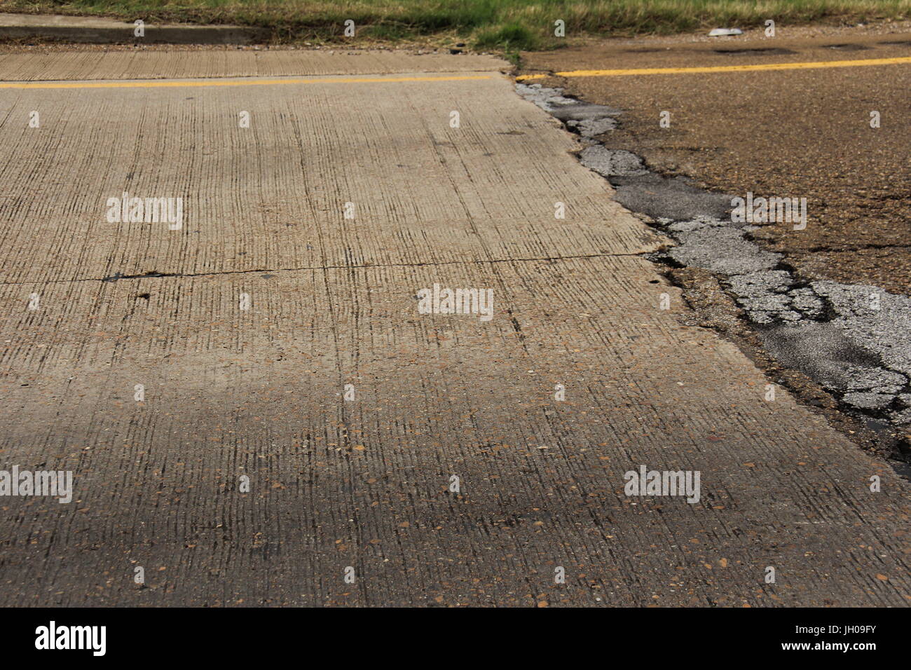 Road Joint Failure Stock Photo - Alamy