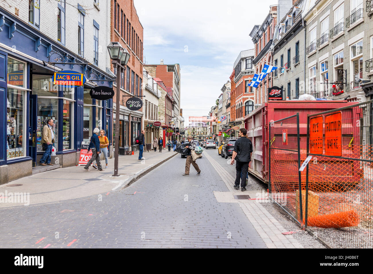 Quebec road signs hi-res stock photography and images - Alamy