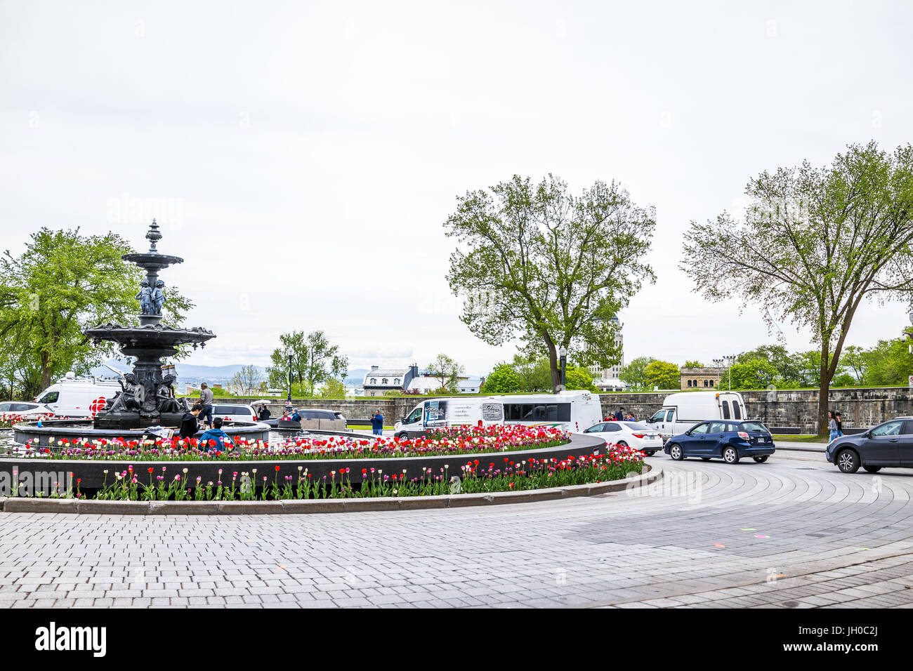 Roundabout with fountain hi-res stock photography and images - Alamy