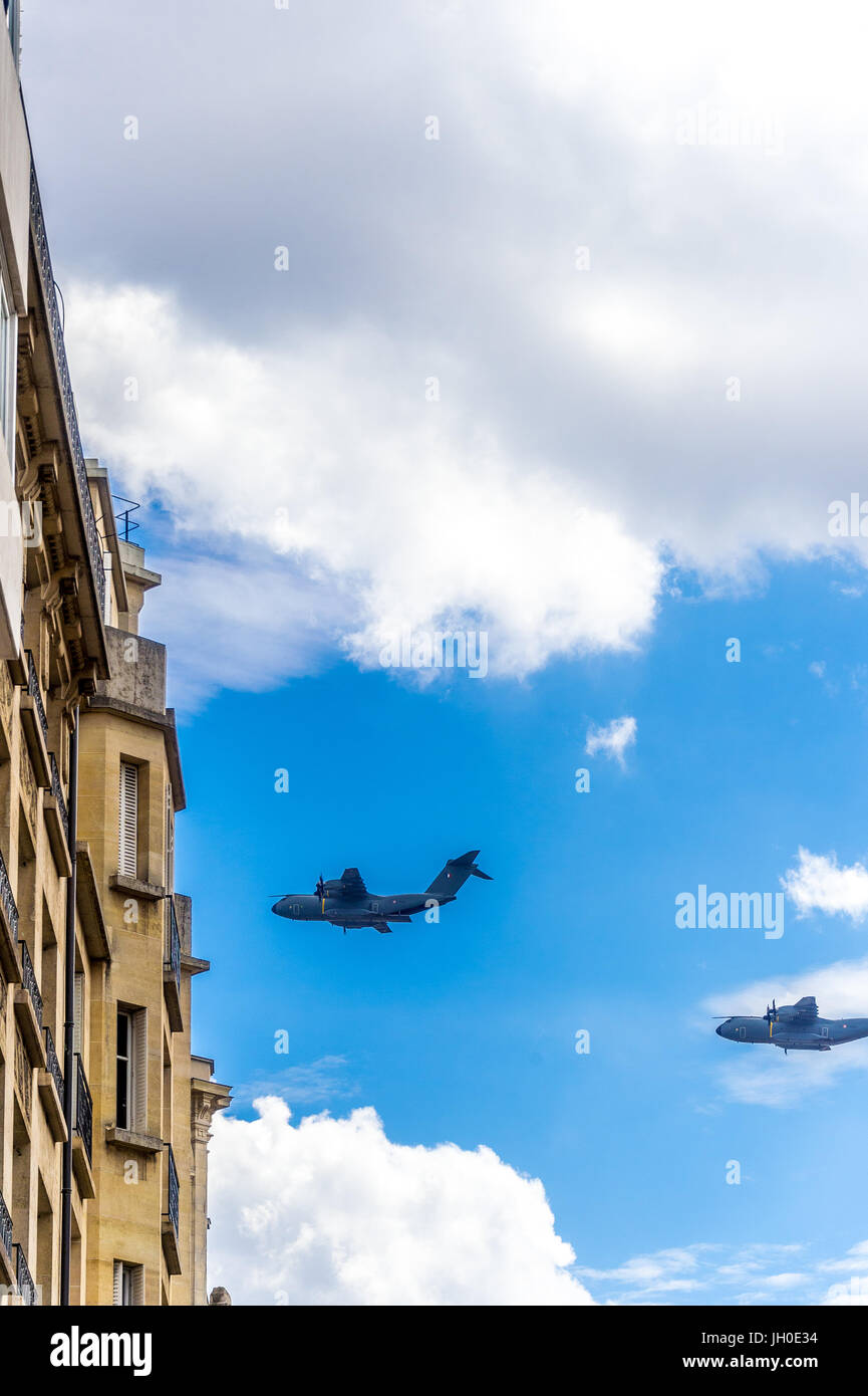 Aircrafts formation hi-res stock photography and images - Alamy