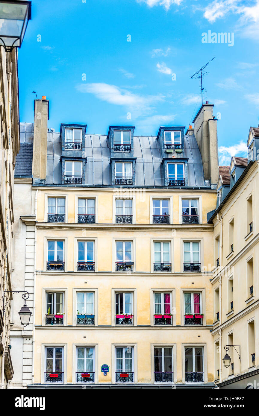 Typical paris rooftops hi-res stock photography and images - Alamy