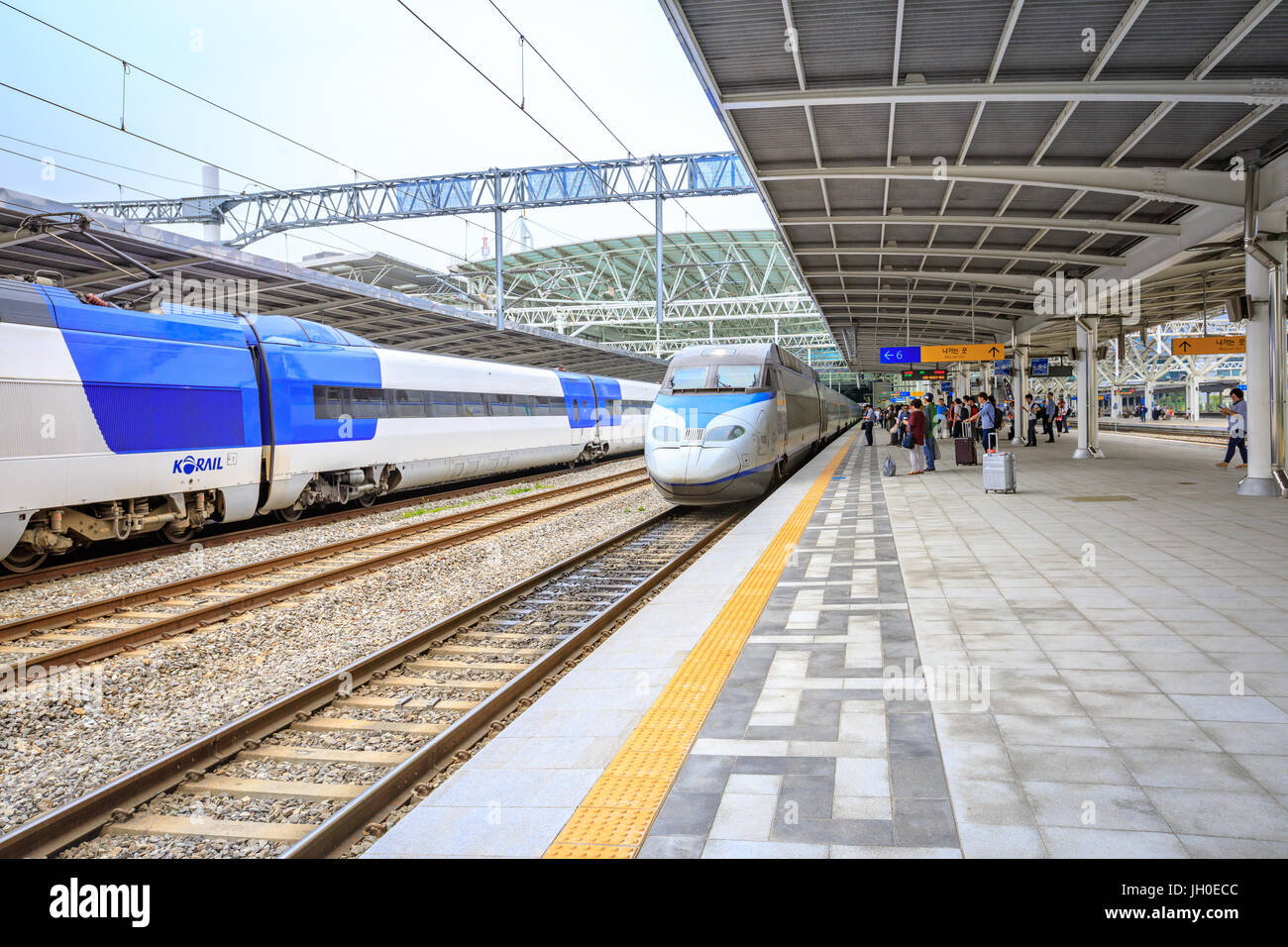 Jun 20, 2017 High speed bullet trains (KTX) and Korail trains stop at ...