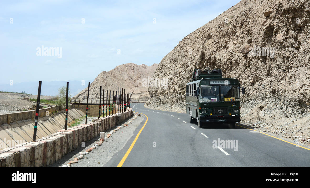 Indian bus in high mountain hi-res stock photography and images - Alamy