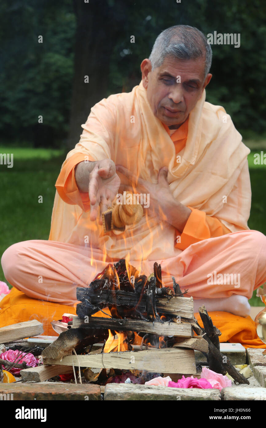 Fire Ritual Stock Photos & Fire Ritual Stock Images - Alamy