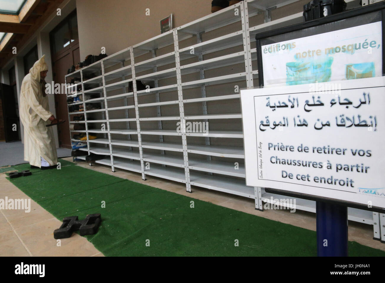 Muslim mosque shoes hi-res stock photography and images - Alamy