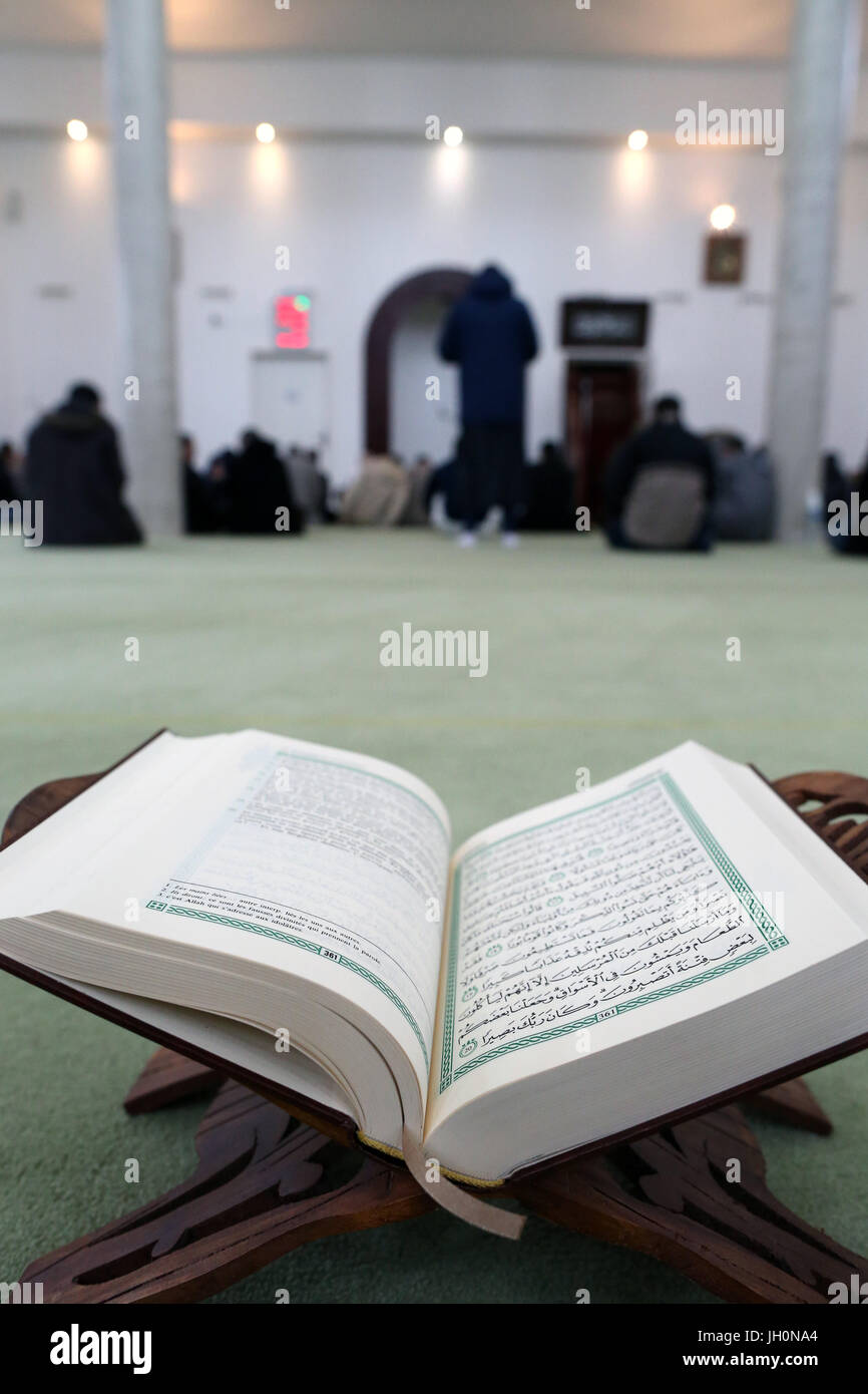 Quran in a mosque hi-res stock photography and images - Alamy