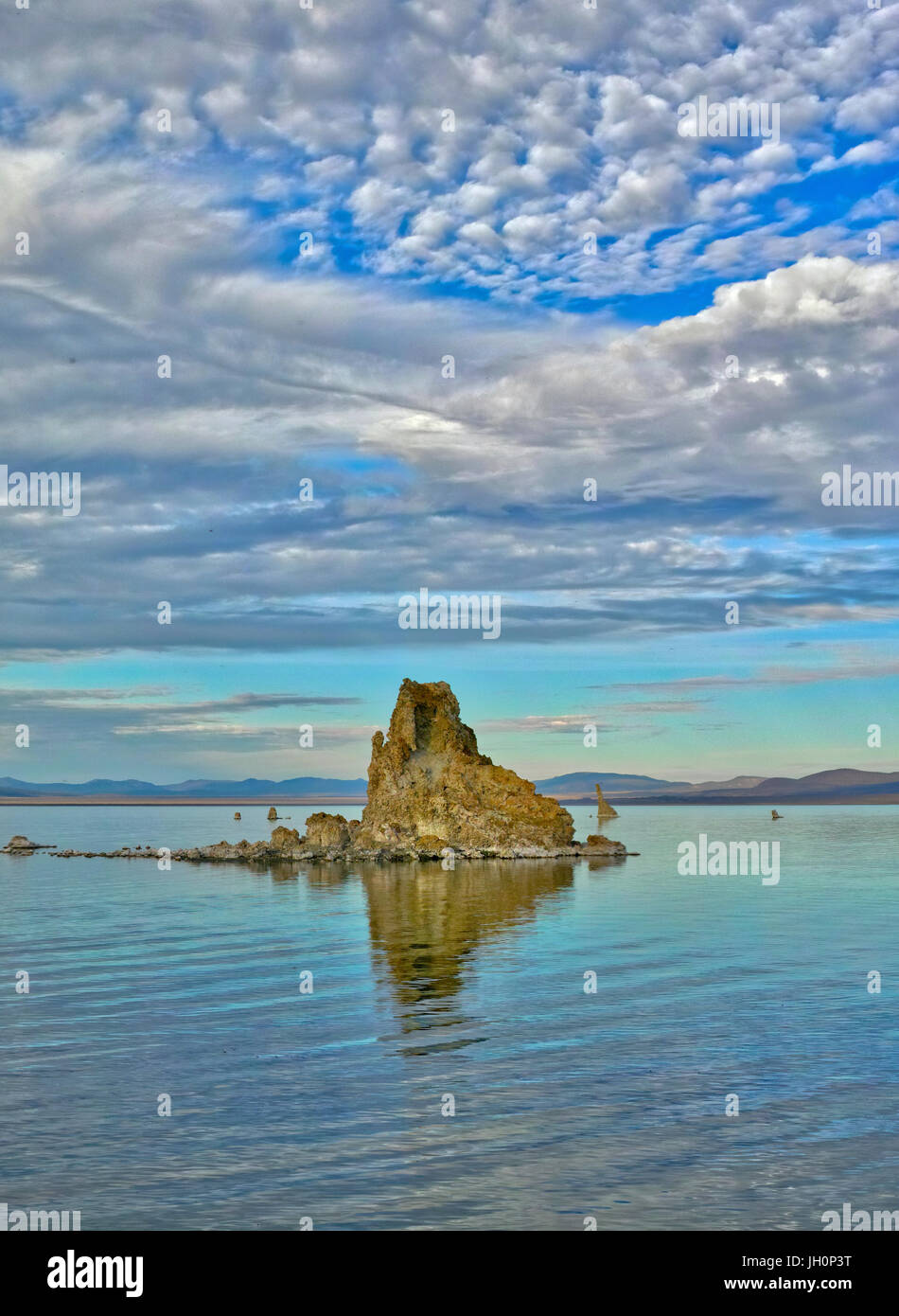 Mono lake and moon hi-res stock photography and images - Alamy