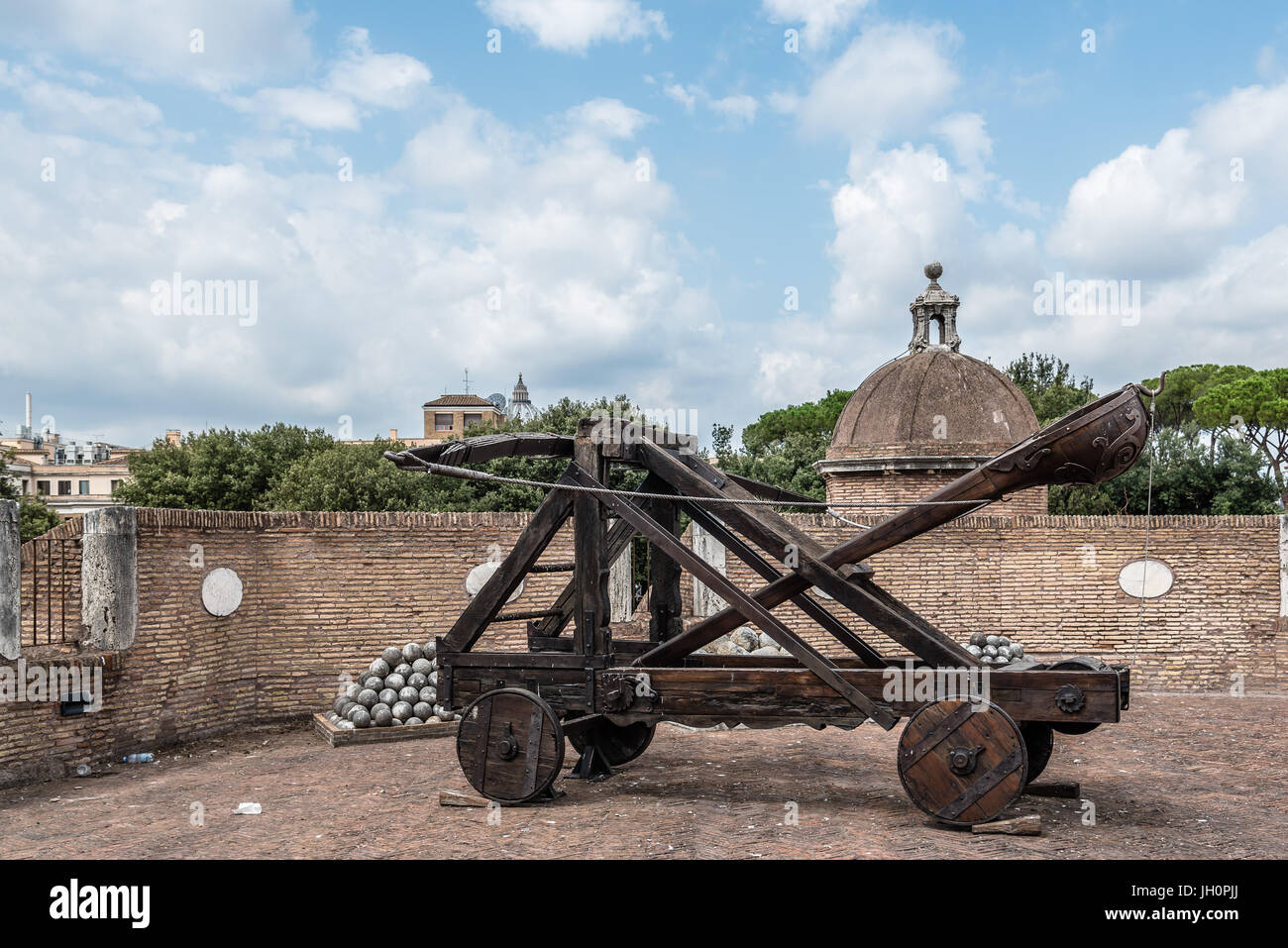 Catapult Roman High Resolution Stock Photography and Images - Alamy