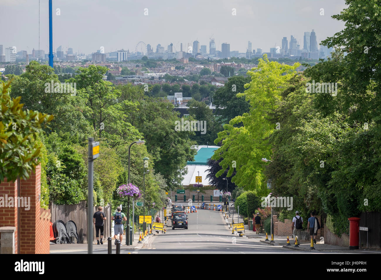 South wimbledon merton road hi-res stock photography and images - Alamy