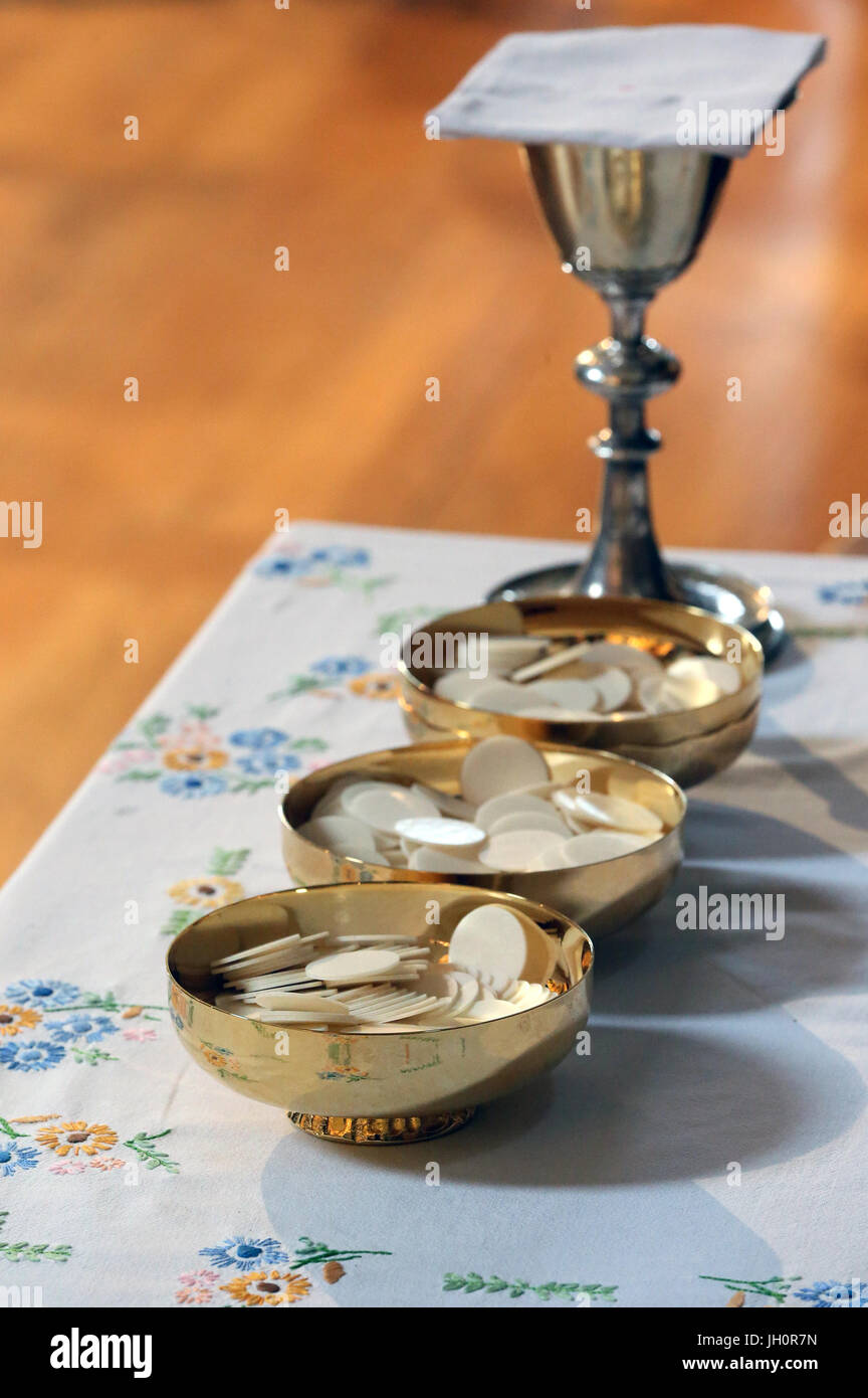 Eucharist table hi-res stock photography and images - Alamy