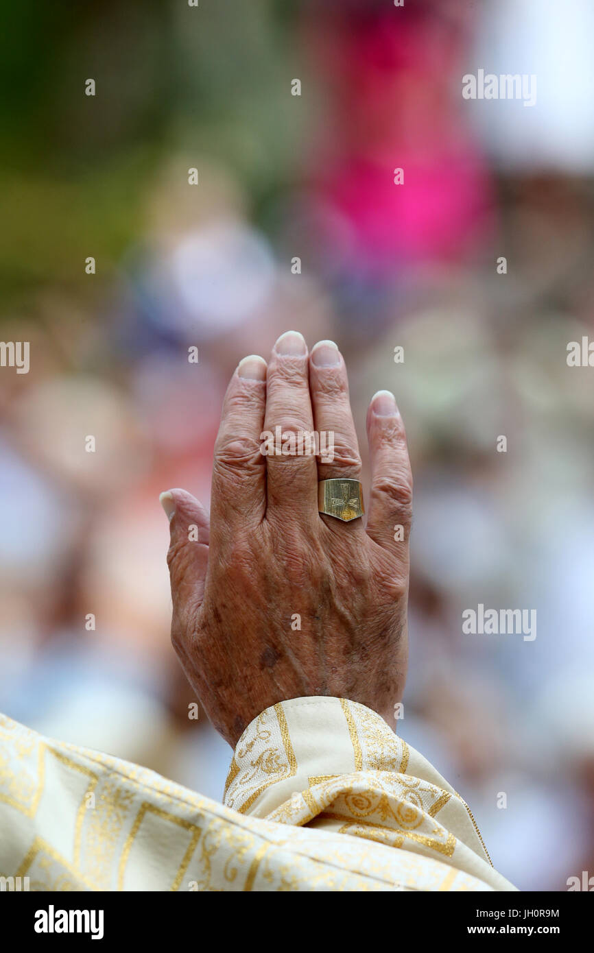 Bague ecclesiastique hi-res stock photography and images - Alamy