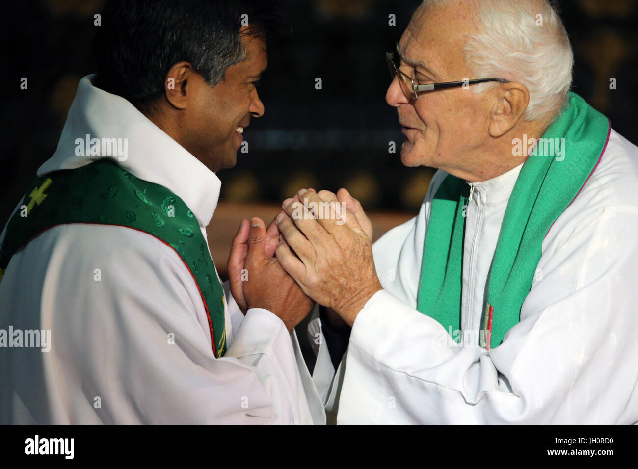 Sign of peace mass hi-res stock photography and images - Alamy
