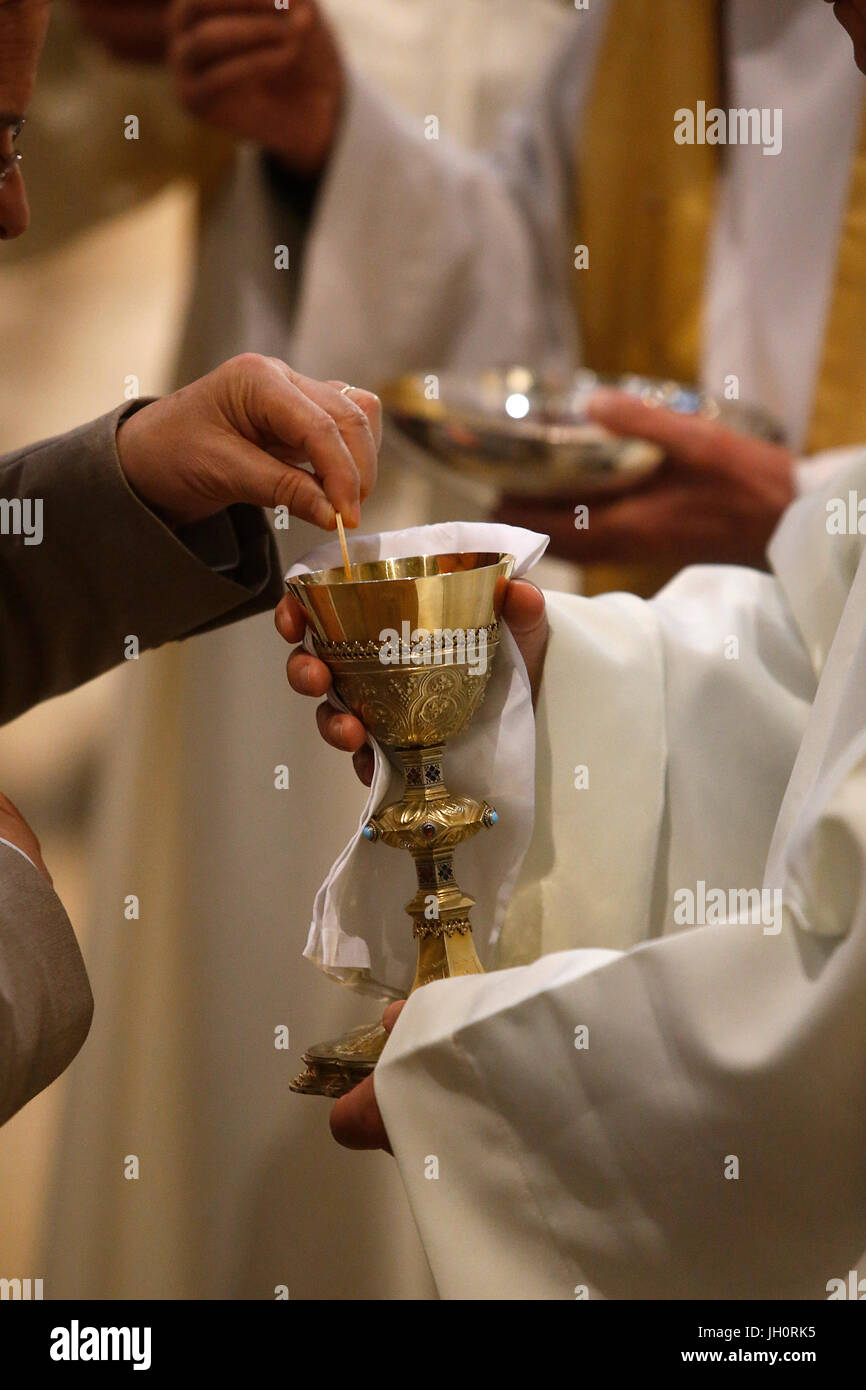 Holy communion in a catholic church. France Stock Photo - Alamy