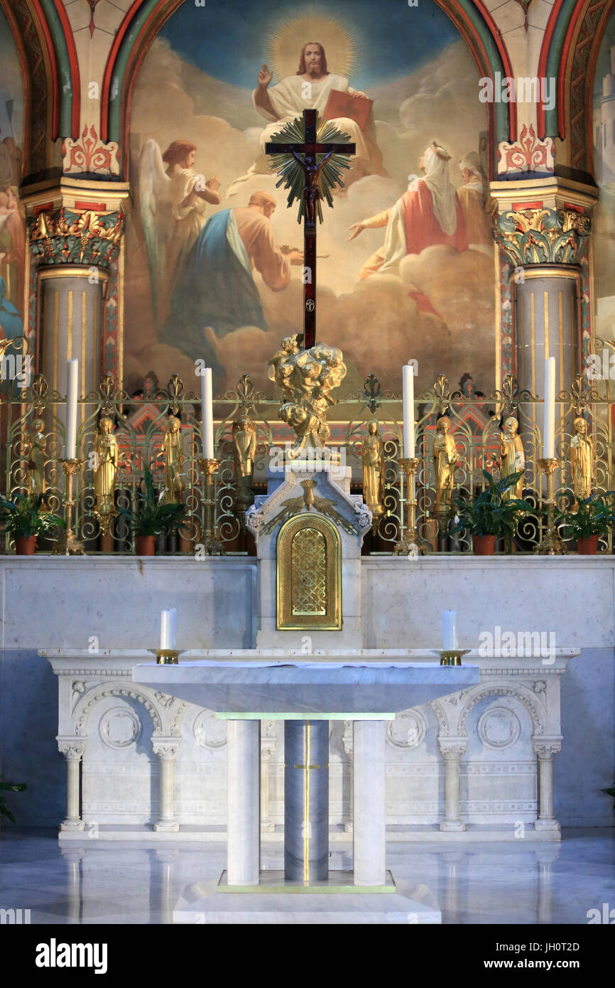 Tabernacle catholic altar hi-res stock photography and images - Alamy