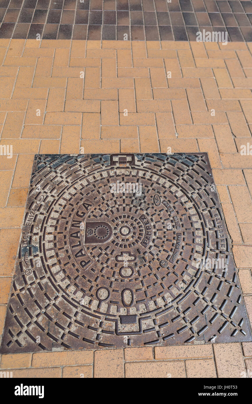 Old manhole hi-res stock photography and images - Alamy