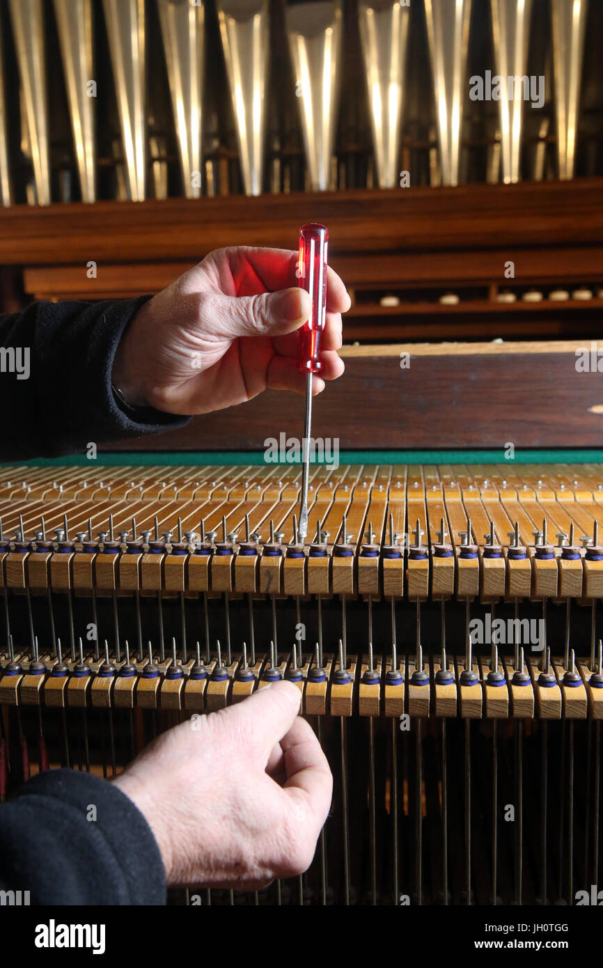 Restoration of Saint Gervais baroque church. Pipe organ repair. Tuning ...