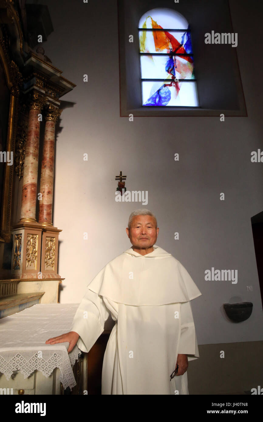 Kim glass hi-res stock photography and images - Alamy