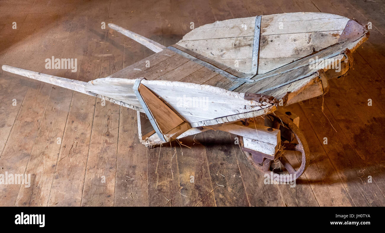 Old wheelbarrow from early 1900 Stock Photo - Alamy