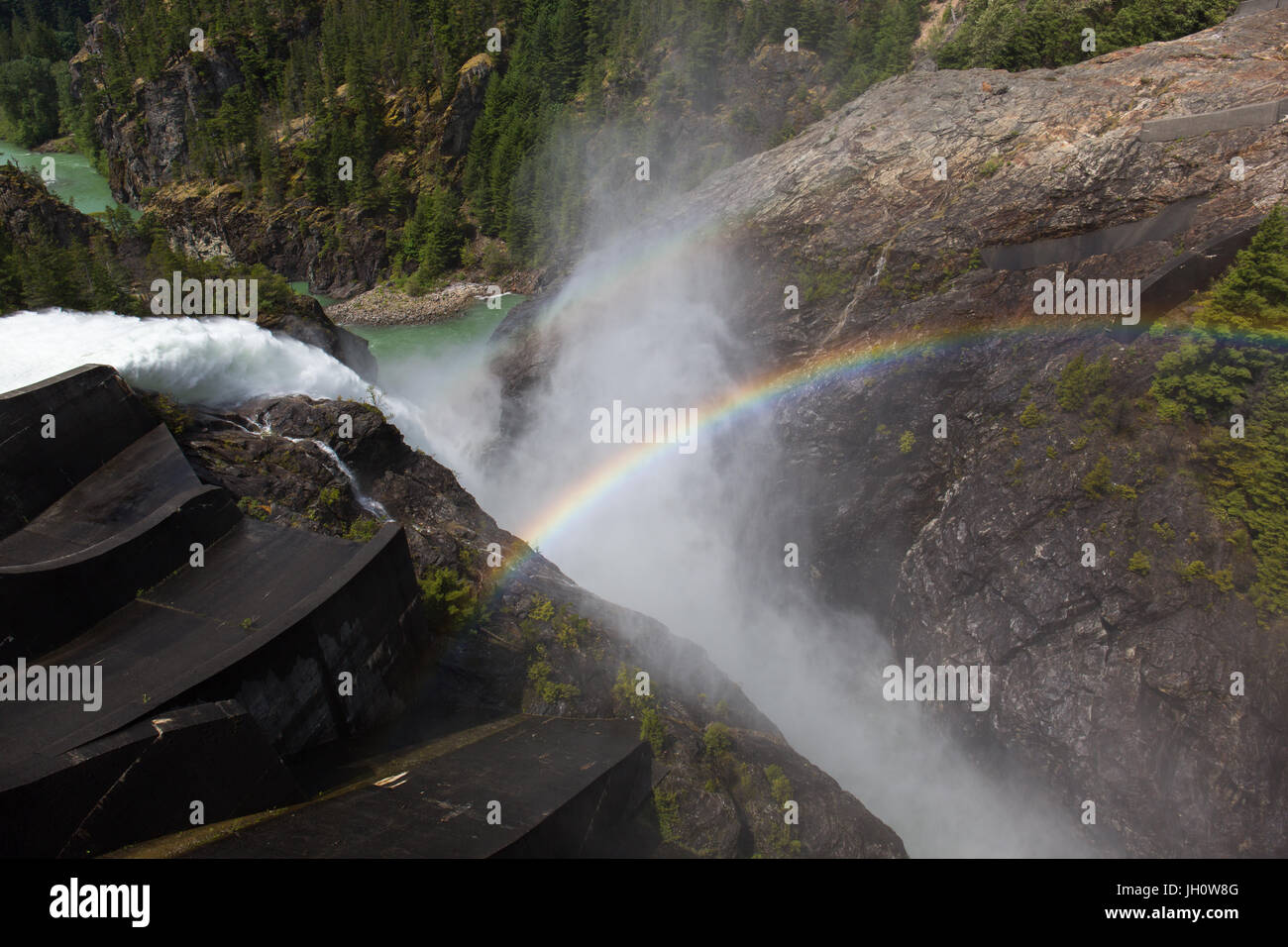 Overflow waterfall hi-res stock photography and images - Alamy