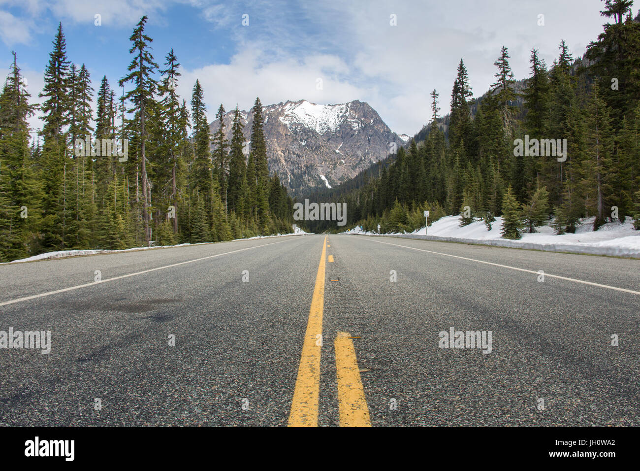 Scenic highway 20 on Rainy Pass in North Cascades National Park ...