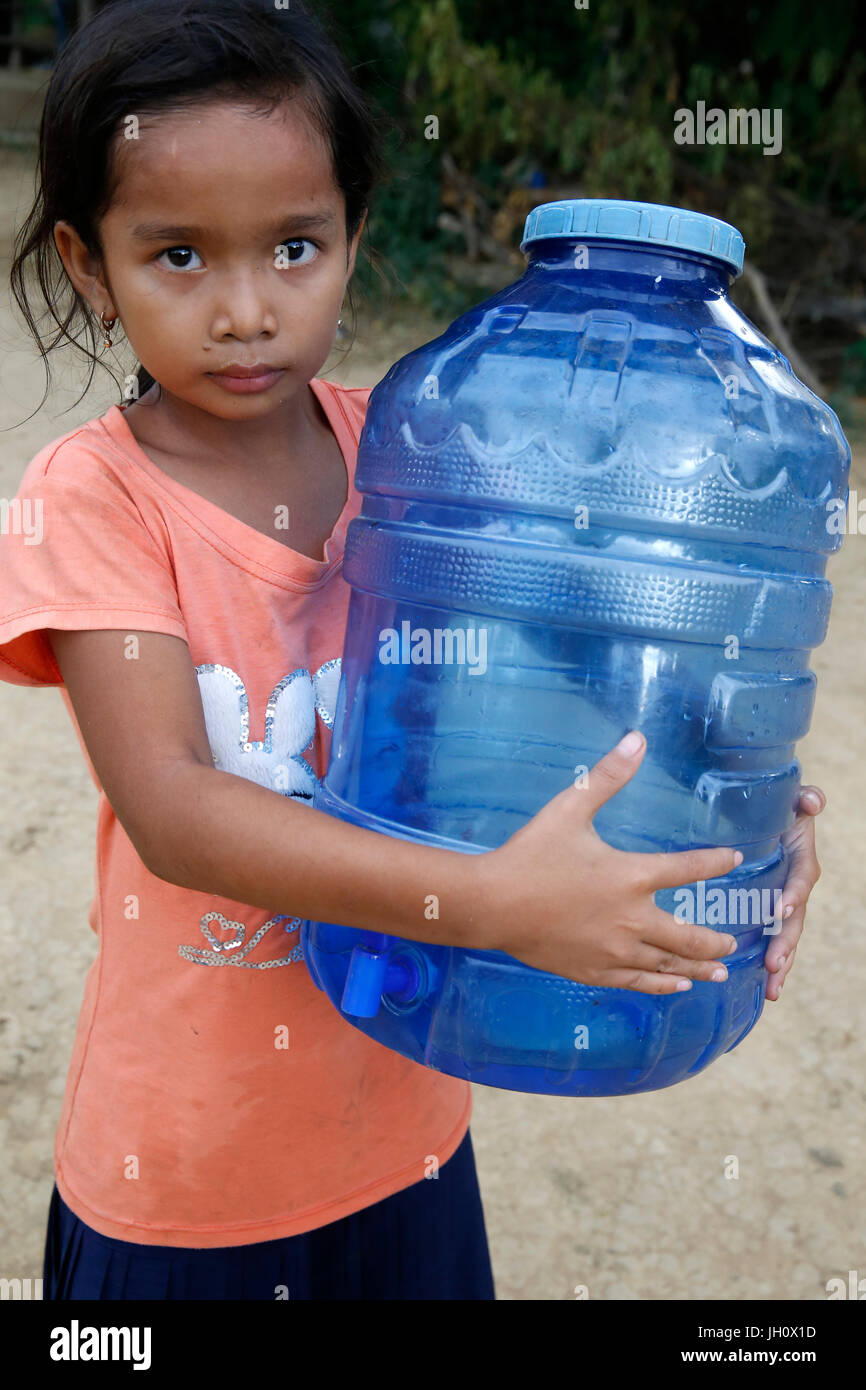 Cambodia girl water hi-res stock photography and images - Alamy