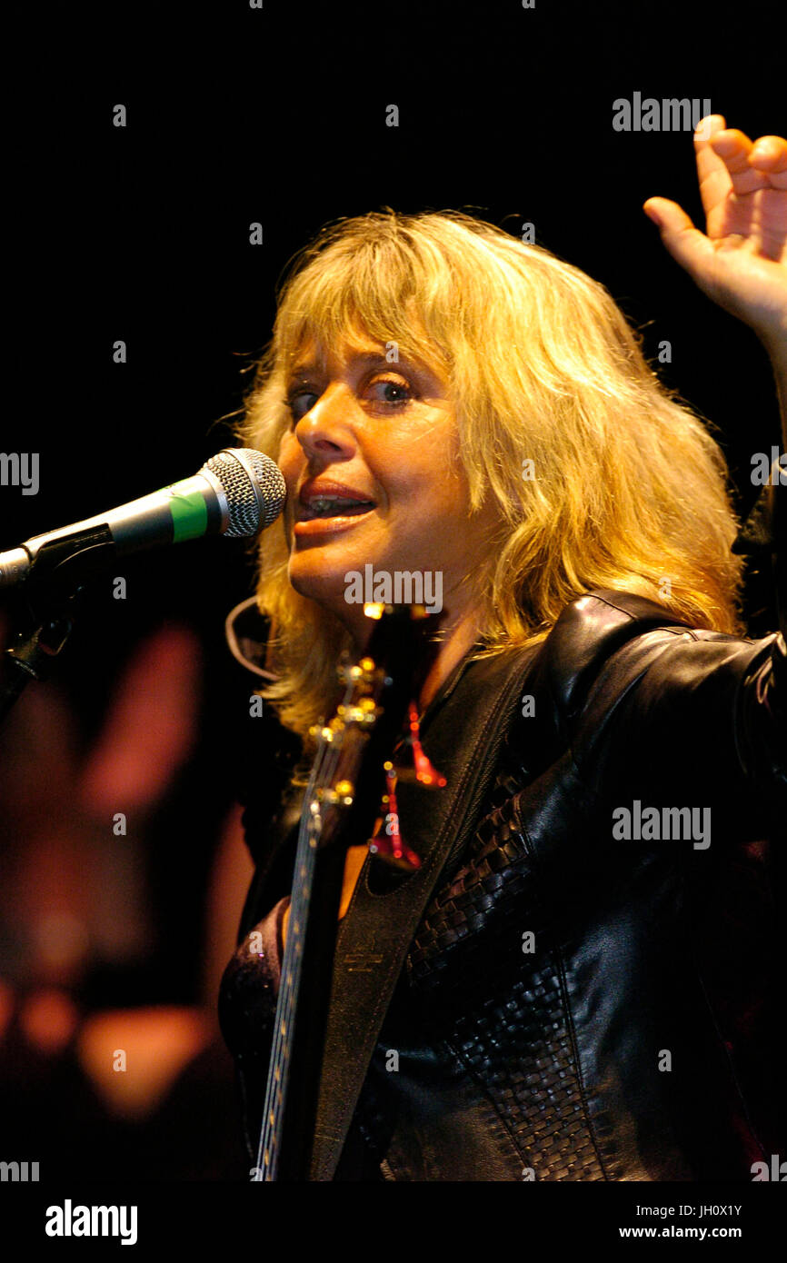 Suzi Quatro 1970s High Resolution Stock Photography and Images - Alamy
