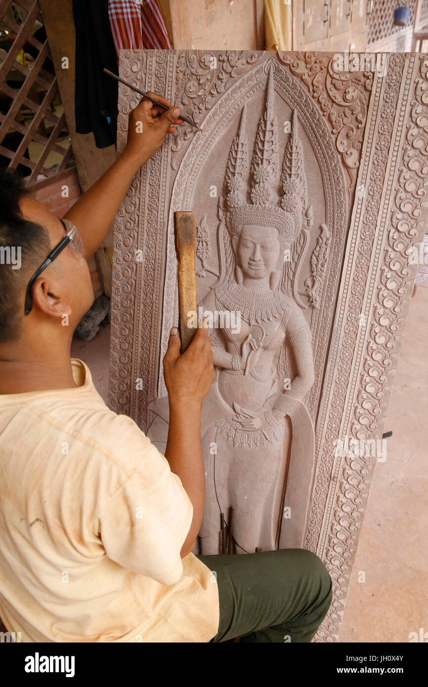 Les Artisans d'Angkor craft workshop in Siem Reap. Cambodia Stock Photo ...