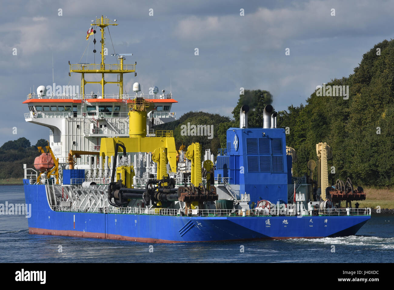 Chinese Hopperdredger Tong Xu Stock Photo - Alamy