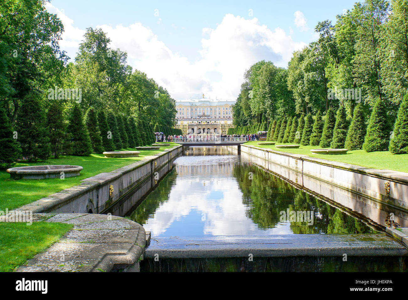 Peterhof Palace gardens in summer located near Saint Petersburg Stock ...