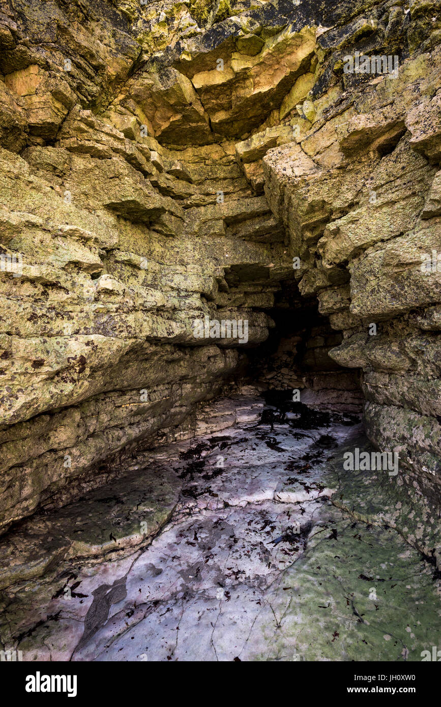 Flamborough head cave hi-res stock photography and images - Alamy