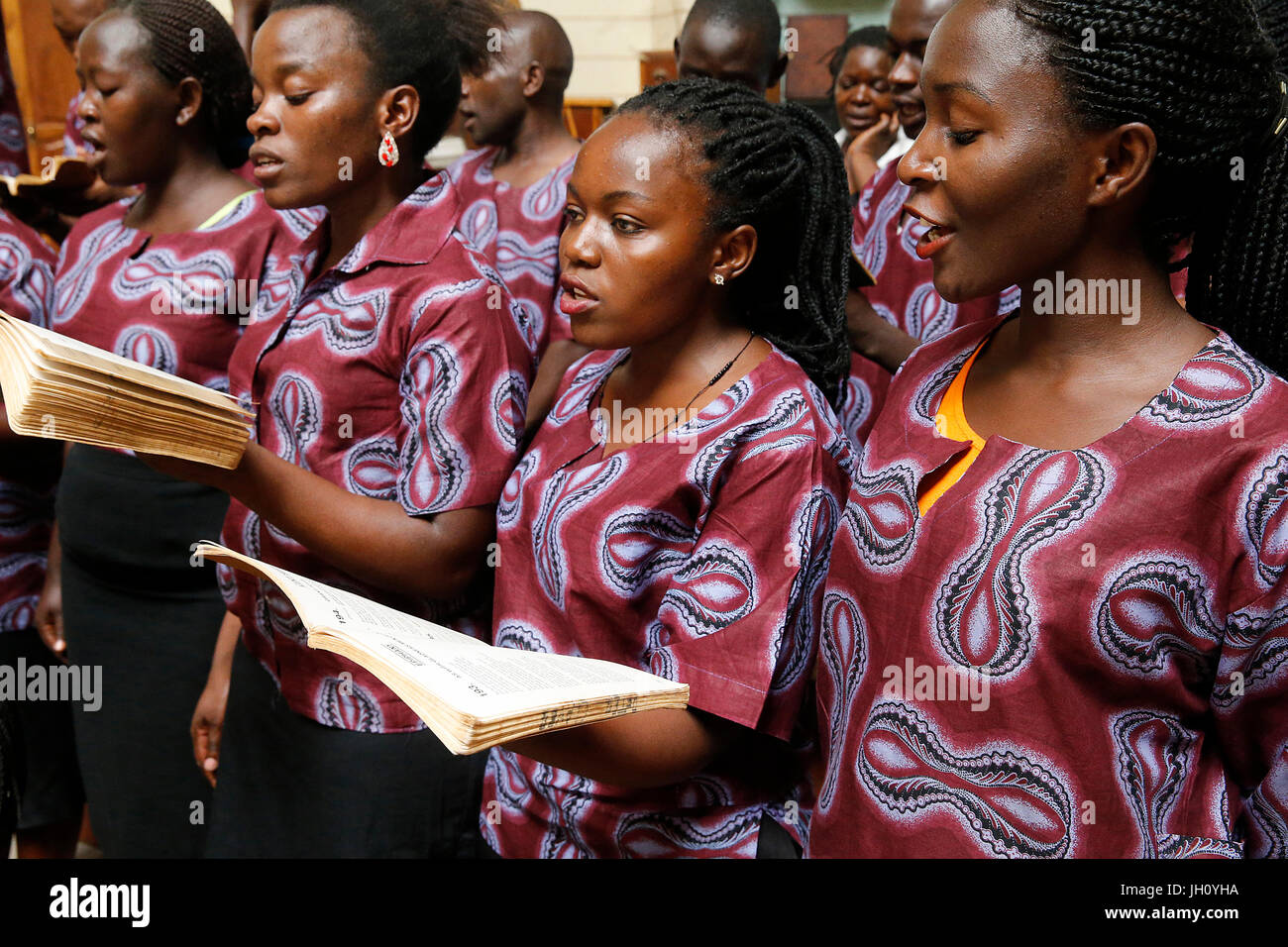 African choir hi-res stock photography and images - Alamy