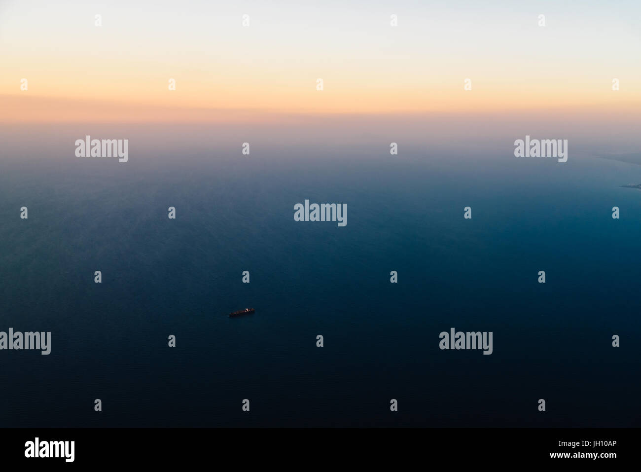 Set aerial landscape hi-res stock photography and images - Alamy