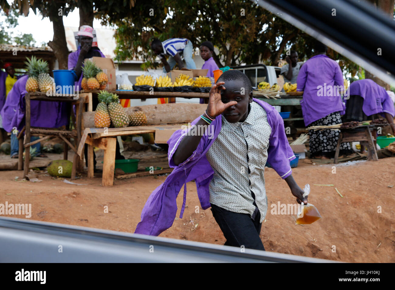 African vendors hi-res stock photography and images - Alamy
