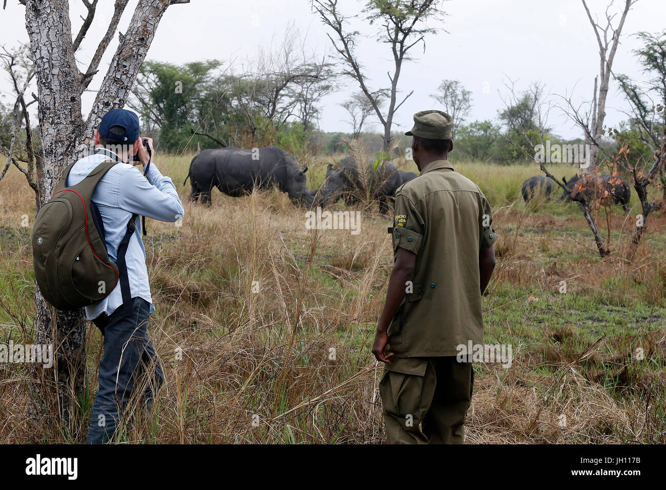 African park ranger hi-res stock photography and images - Alamy
