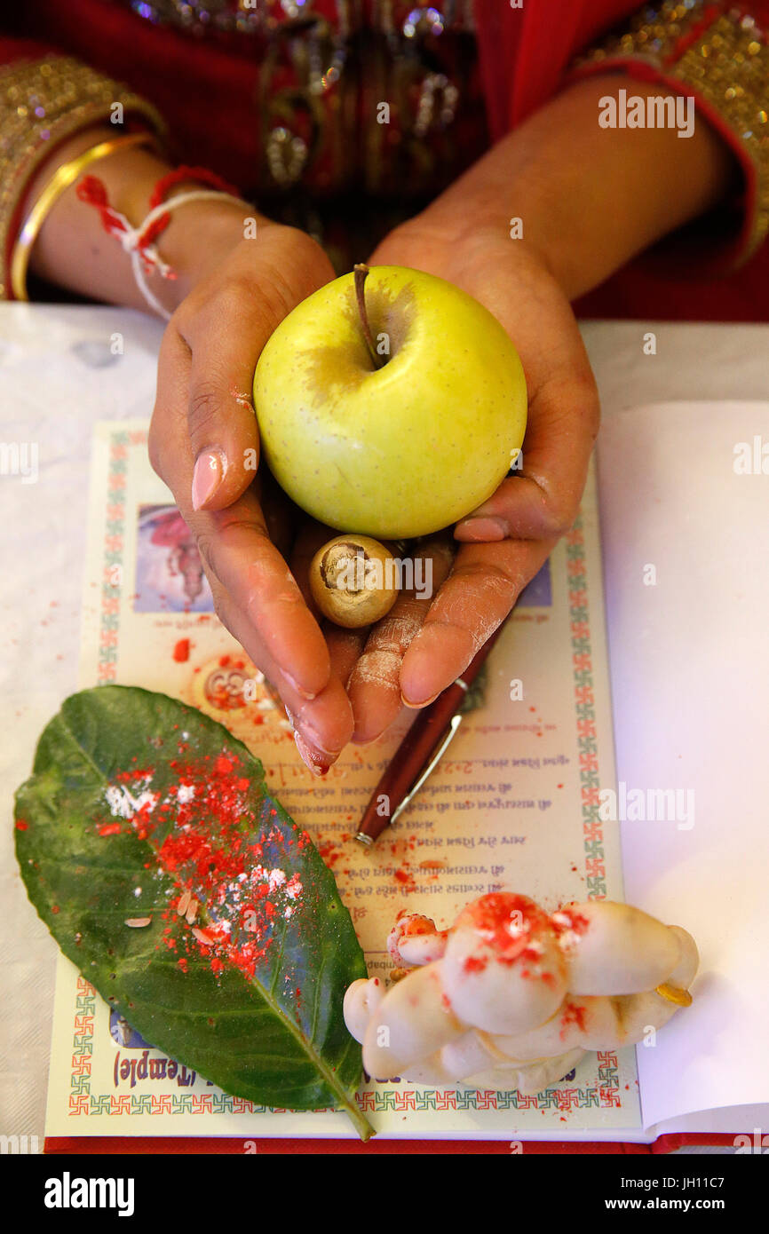 Hindu puja fruit hi-res stock photography and images - Alamy