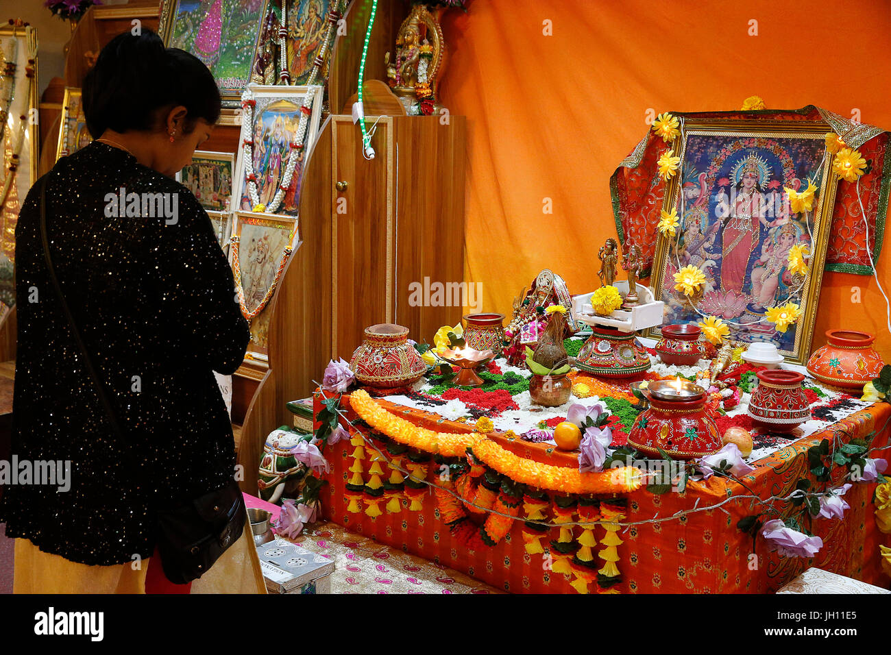 Sanatan mandir leicester hi-res stock photography and images - Alamy