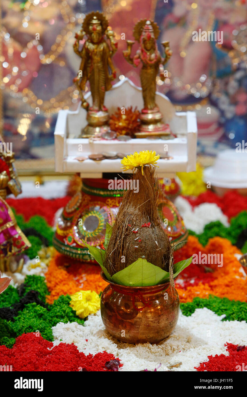 Leicester hindu temple hi-res stock photography and images - Alamy
