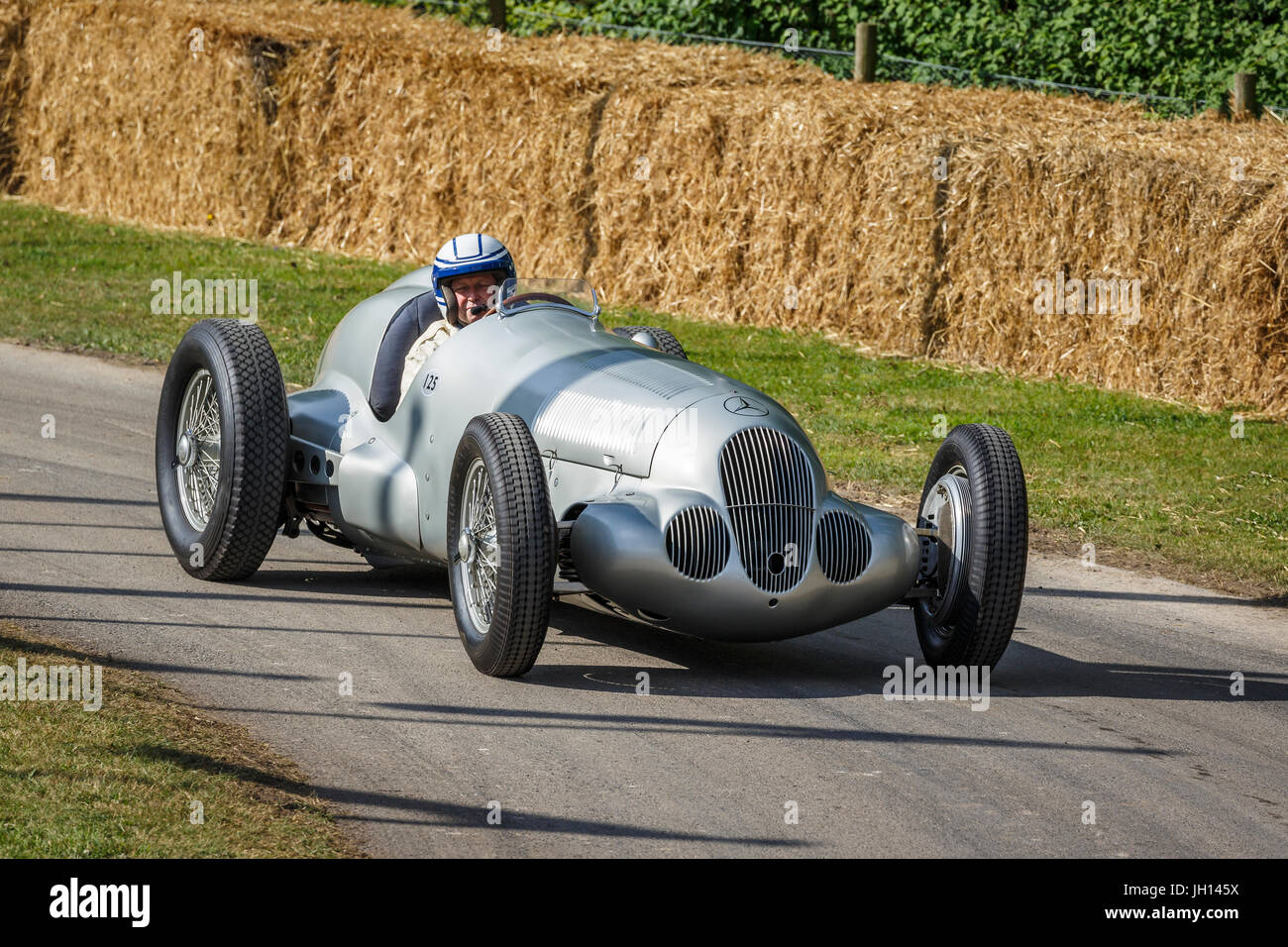 Mercedes benz w125 racing car hi-res stock photography and images - Alamy