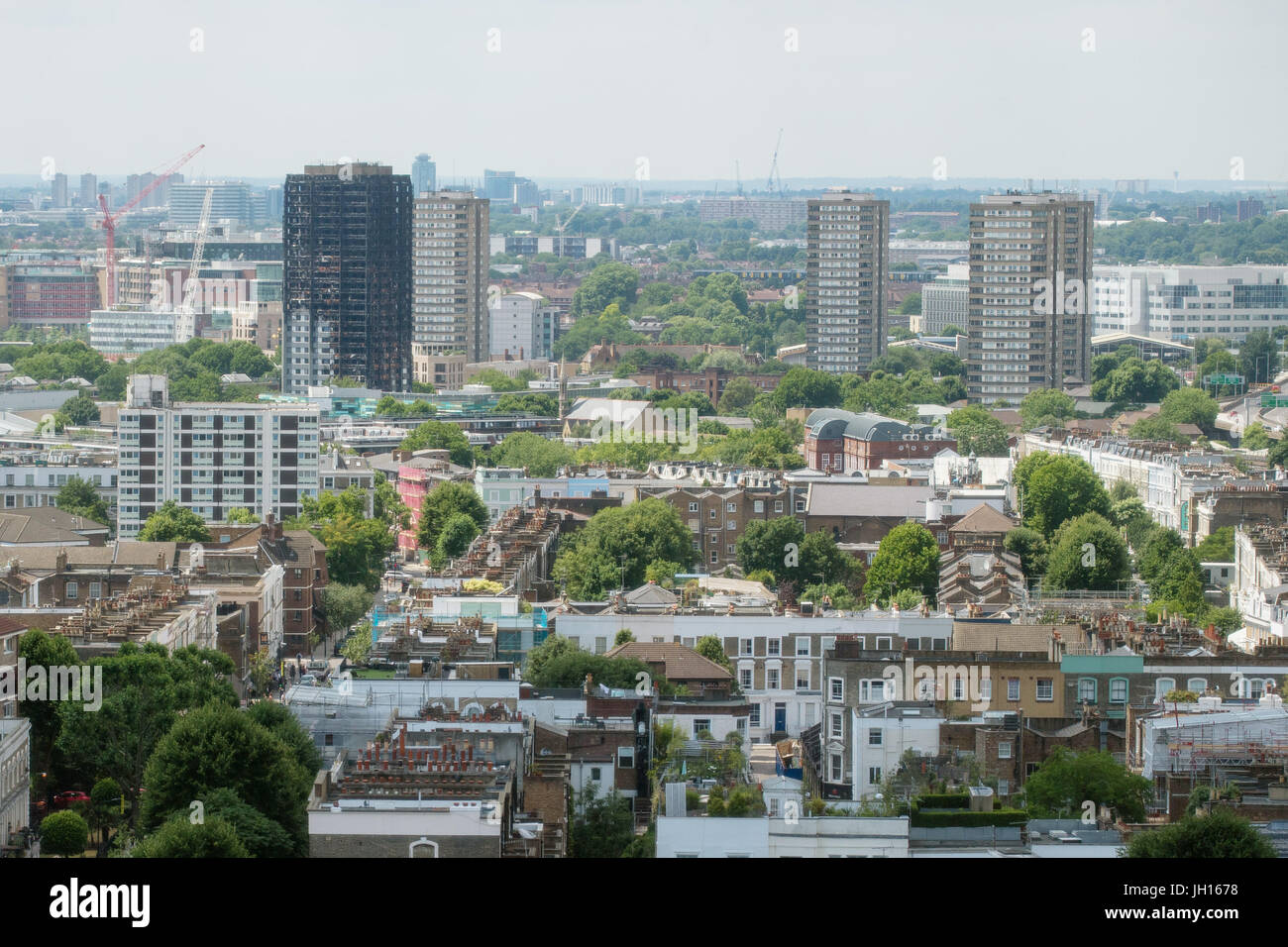 General view of the west London skyline, including Grenfell Tower Stock ...