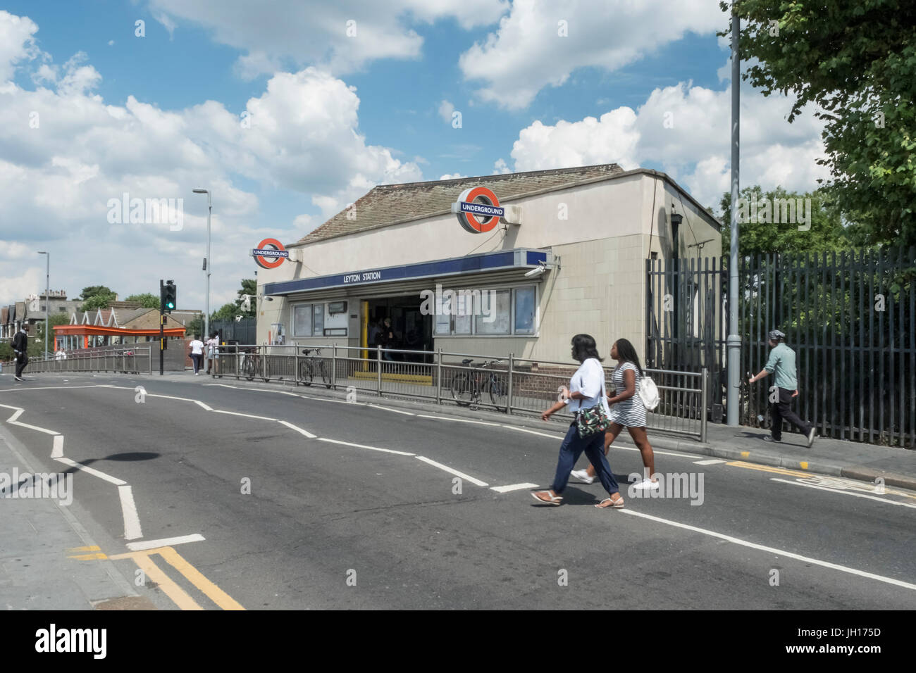 Leyton tube station hi-res stock photography and images - Alamy