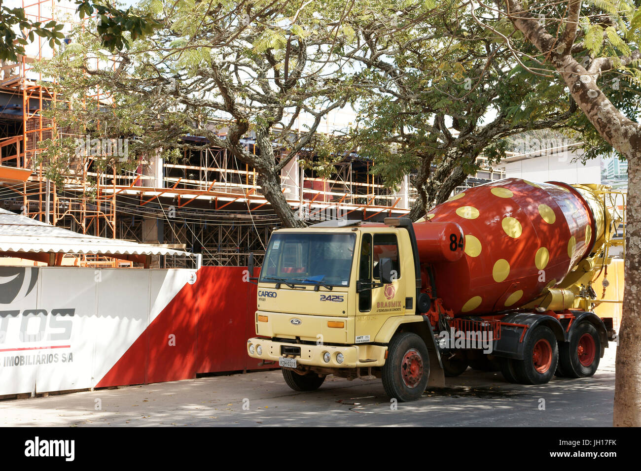 Construction, truck, south Wing, city, Distrito Federal, Brasília ...
