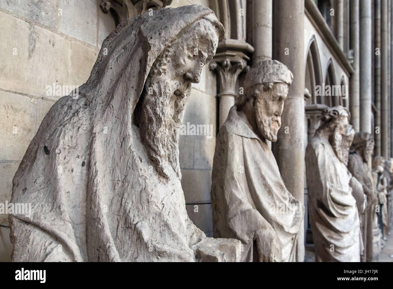 City of rouen statue hi-res stock photography and images - Alamy