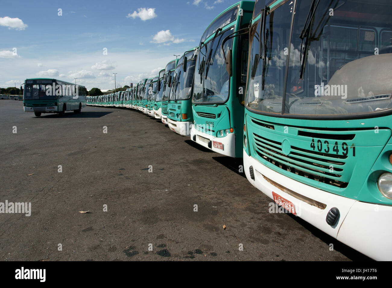 Bus parking hi-res stock photography and images - Alamy