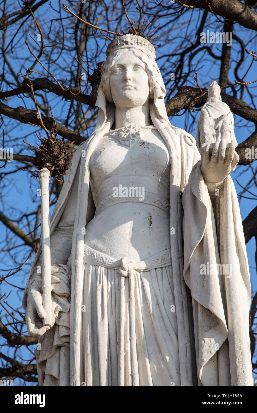 Crown and sceptre hi-res stock photography and images - Alamy